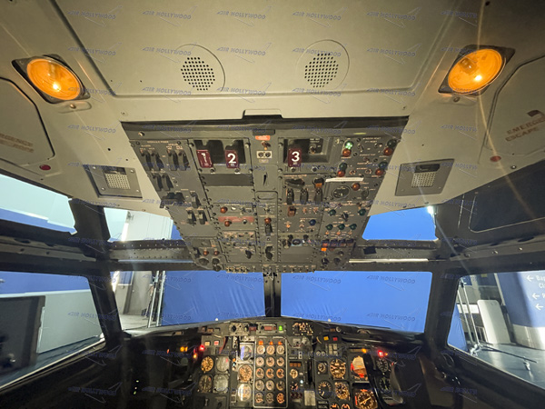 727 Analog Cockpit Film Set | Air Hollywood Aviation Studio